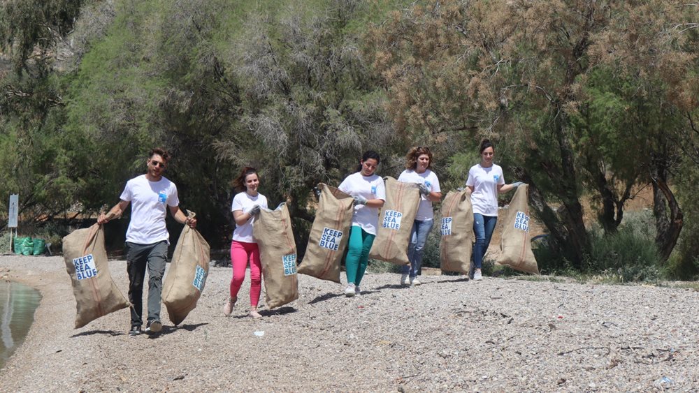 Ο οργανισμός Keep Sea Blue χρησιμοποιεί το Oracle Blockchain για να...