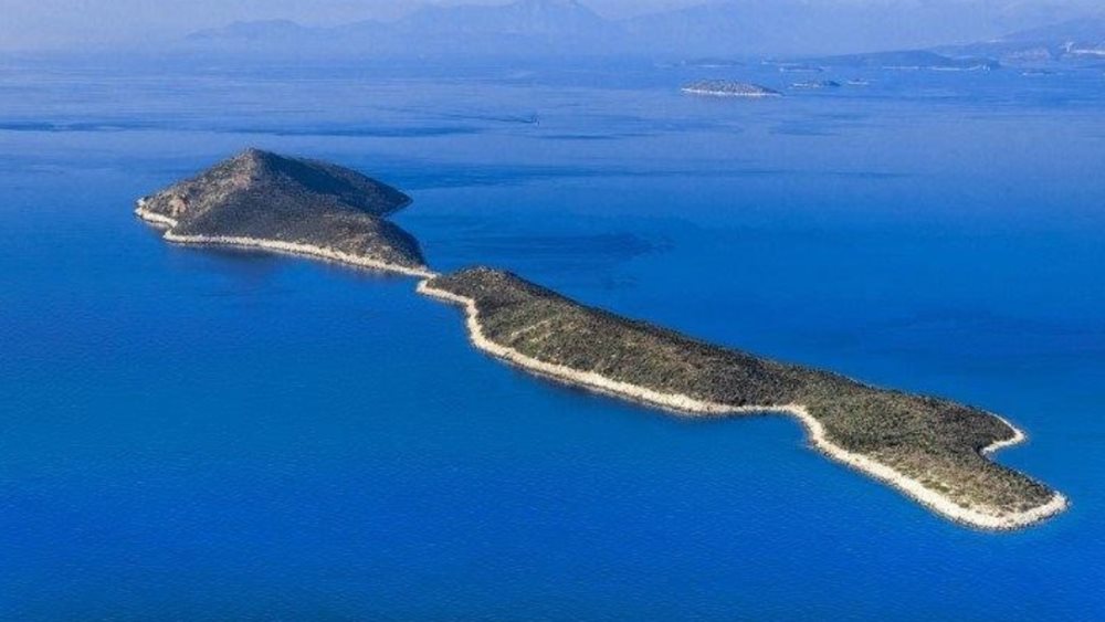 Makri Island: The 'odyssey' of the sale and the auction with a reduced ...